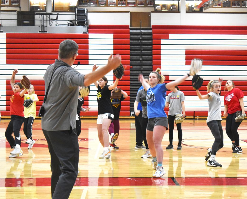 Pitching clinic attracts many | News, Sports, Jobs - Fairmont Sentinel